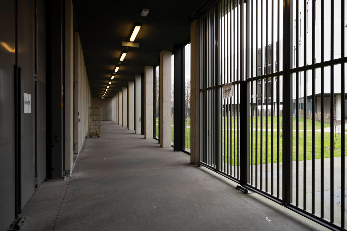 Op bezoek in het Forensisch Psychiatrisch Centrum op Linkeroever: “Patiënten die niet ...