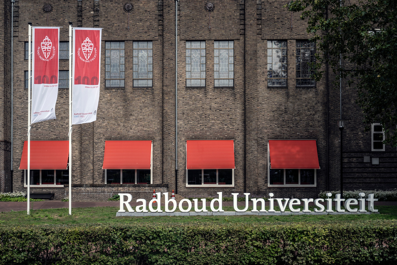 ‘Stop met zwijgcontracten bij Metoo-zaken op werkvloer’ | Foto ...