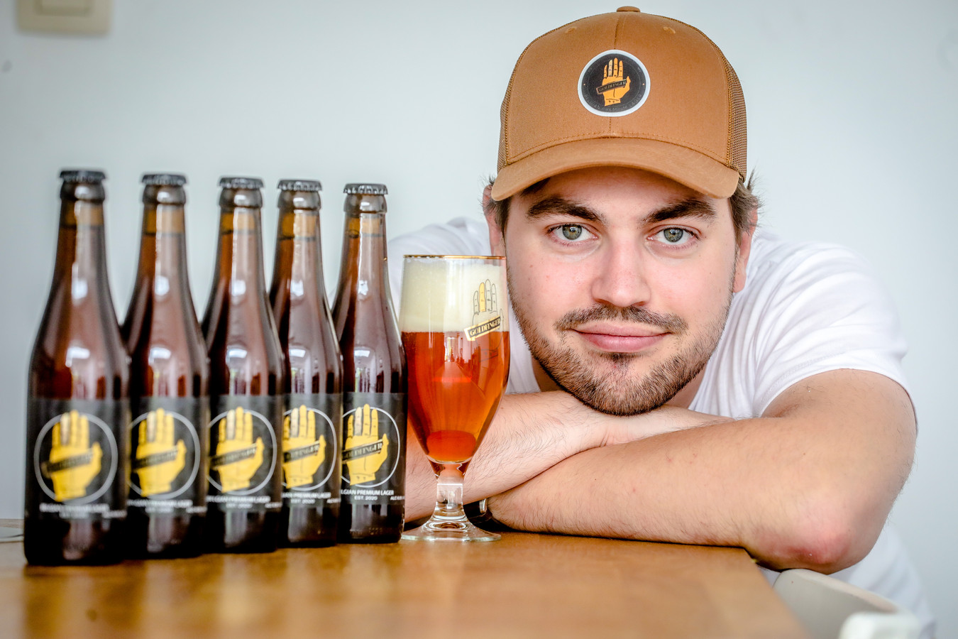 Brouwersduo valt in de prijzen op World Beer Awards met ‘Goldfinger ...