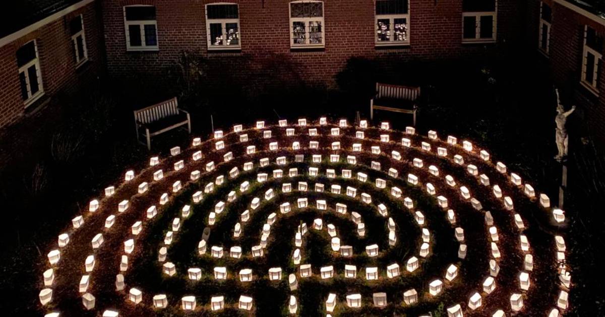 Dwalen door een doolhof bij kaarslicht met Allerzielen | Uden, Veghel e ...