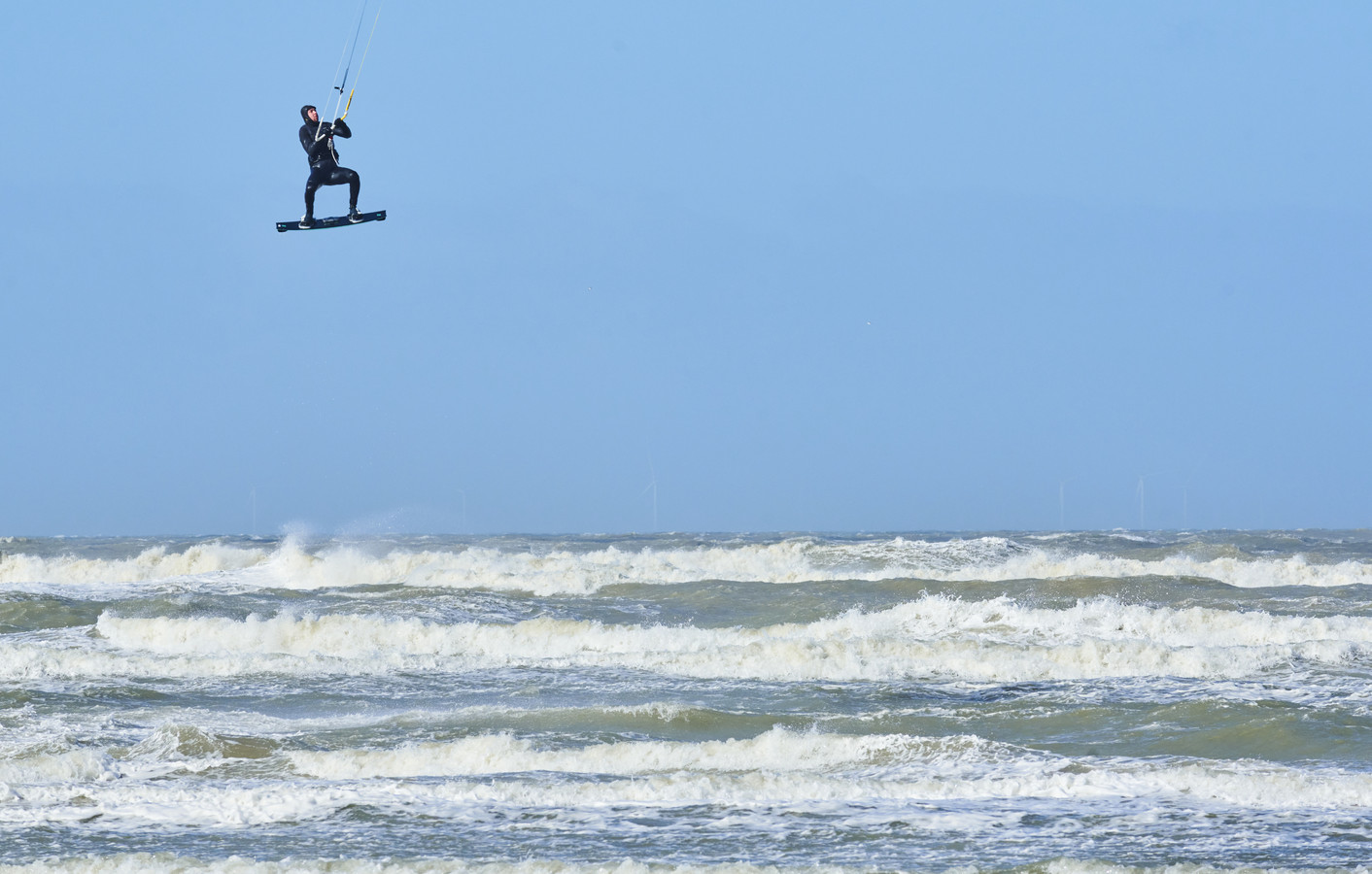 Opnieuw code geel in kustgebieden en op IJsselmeer om harde wind | Foto ...