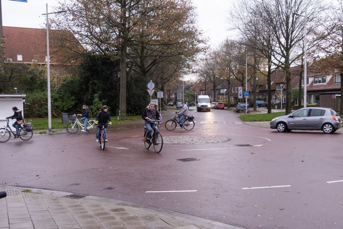 Dagelijks geschreeuw en getoeter bij Amersfoortse rotonde: ‘Het is hier een chaos’ | Amersfoort ...