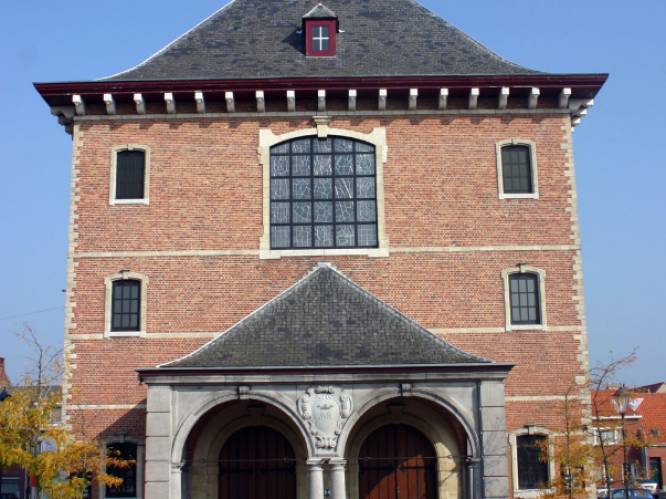 Lierenaar Pieter Jan De Paepe (27) is Pater Damiaan in musicalspektakel ...