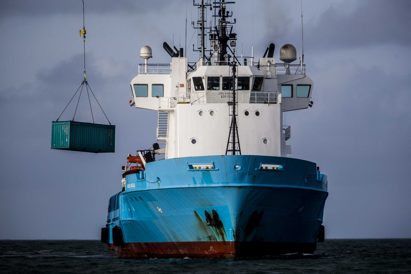 Berging van containers en spullen bij Waddeneilanden vordert gestaag ...
