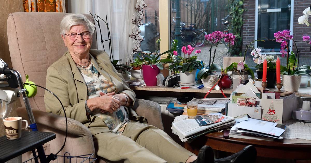 ‘Zwaaiende Annie’ (1934 - 2023) was een bekendheid in Amersfoort: ‘Elke ...