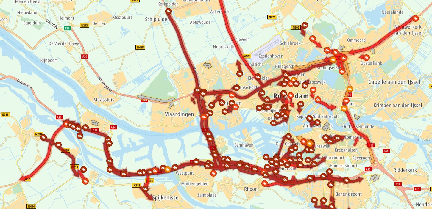 Chaos op wegen rond Rotterdam: flinke files na ongelukken | Foto | AD.nl