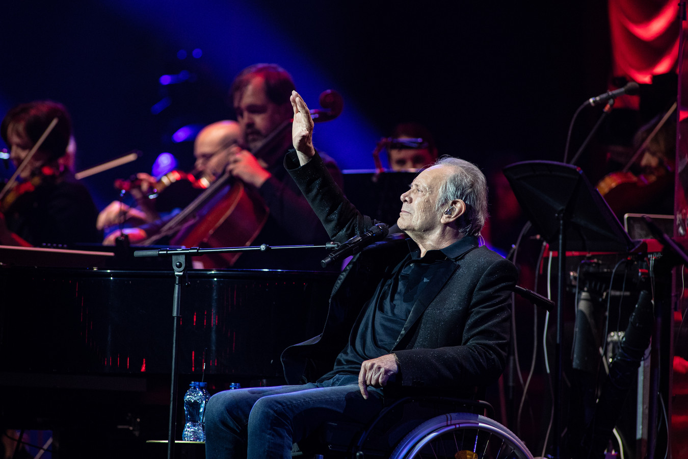 Kijkers van afscheidsconcert Rob de Nijs diep geroerd: 'Brok in mijn ... Kijkers van afscheidsconcert Rob de Nijs diep geroerd: 'Brok in mijn ...