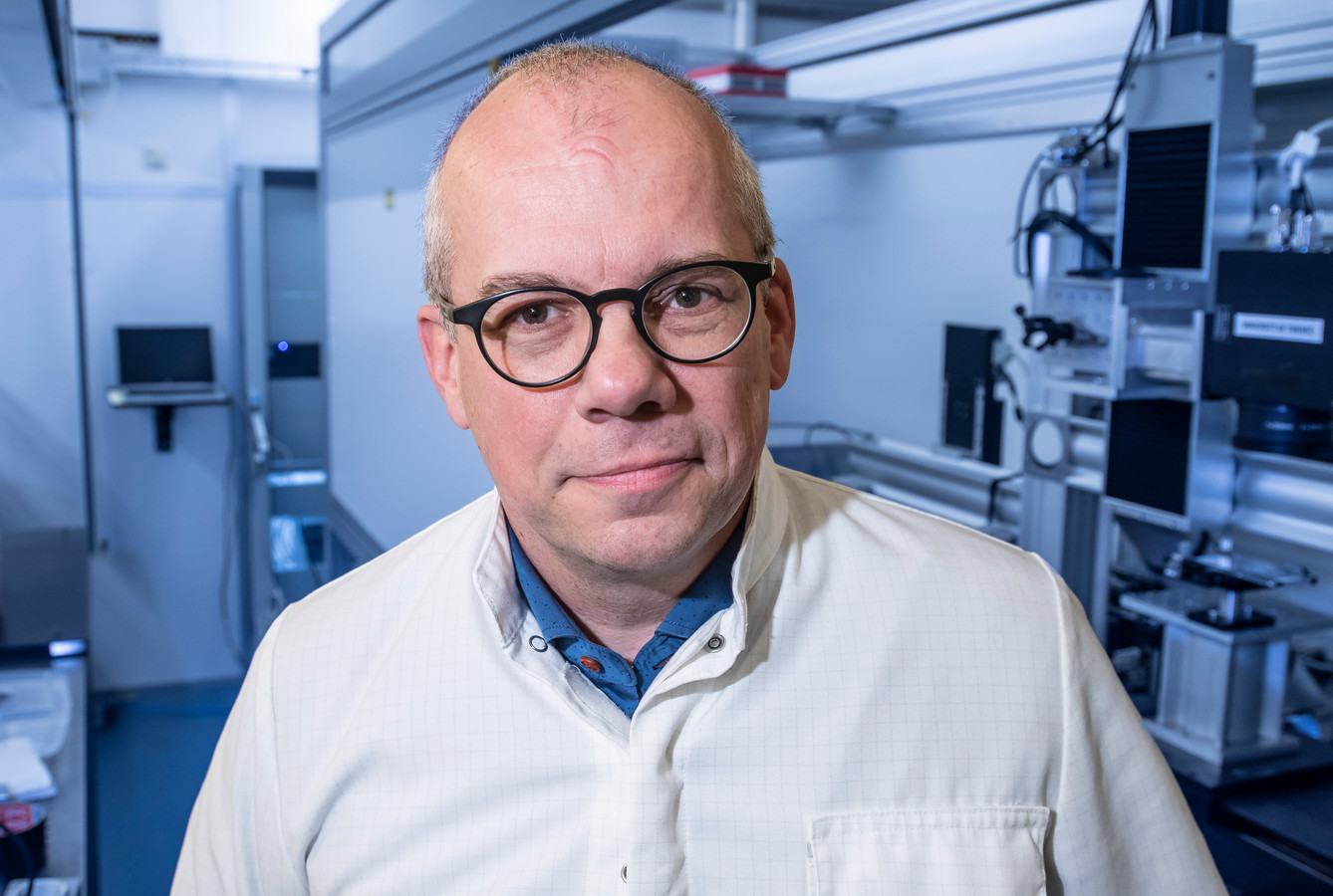 James Bond neemt ons bij de neus, maar hoe? Dat vertelt professor Gert ...