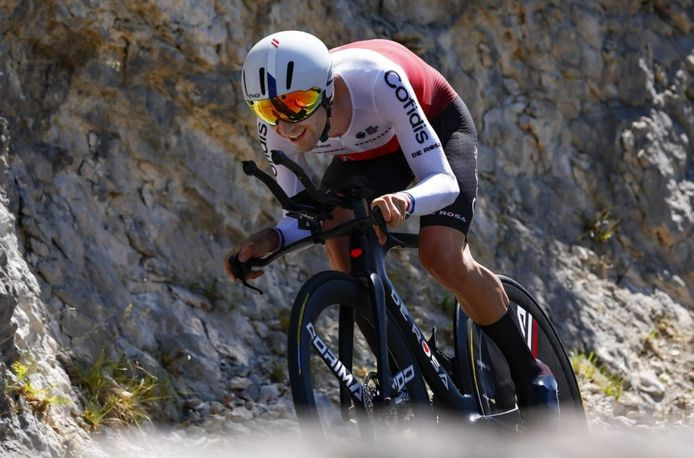 Benjamin Thomas verrast tegenstand met nummertje tegen de klok in ...