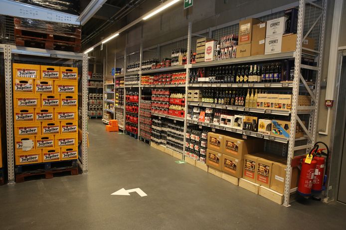 IN BEELD. Een blik in de nieuwe Colruyt in Sint-Pieters-Leeuw: Klanten ...