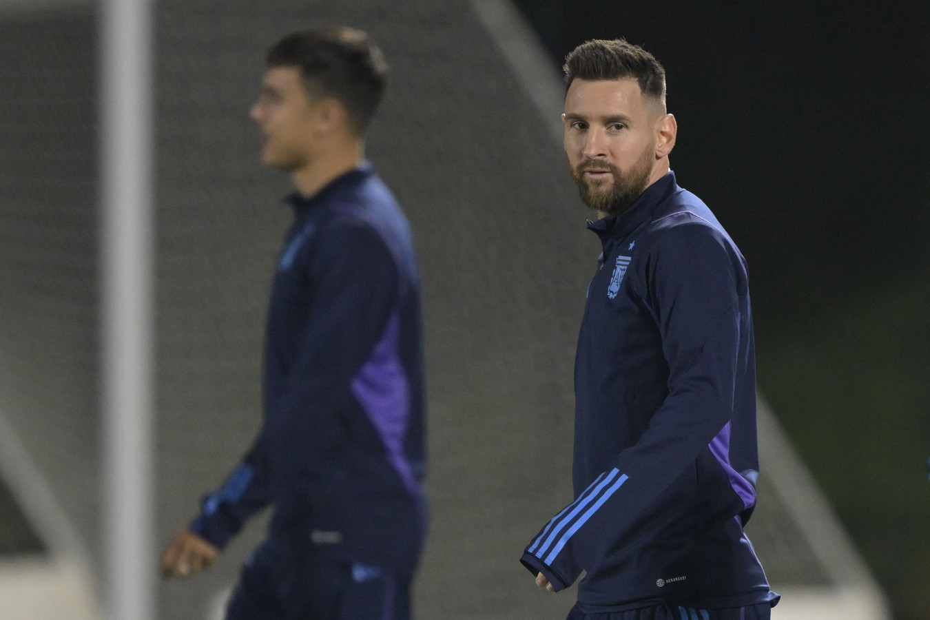 Onze chef voetbal ziet hoe de ogen meer dan ooit gericht zijn op Messi ...