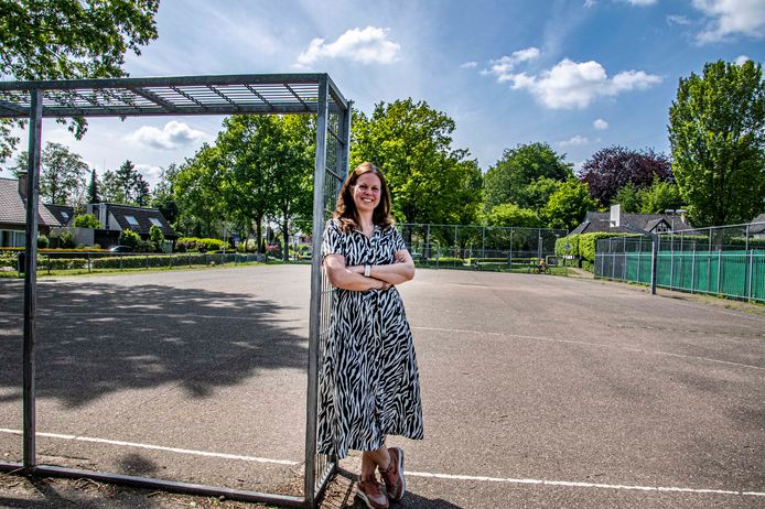 Trapveldje in de Blaak krijgt opknapbeurt na voorbeeldactie van ...