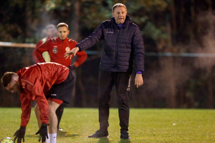Chris Janssens (52) nieuwe trainer Lokeren-Temse: “Als ik dit logo zie ...