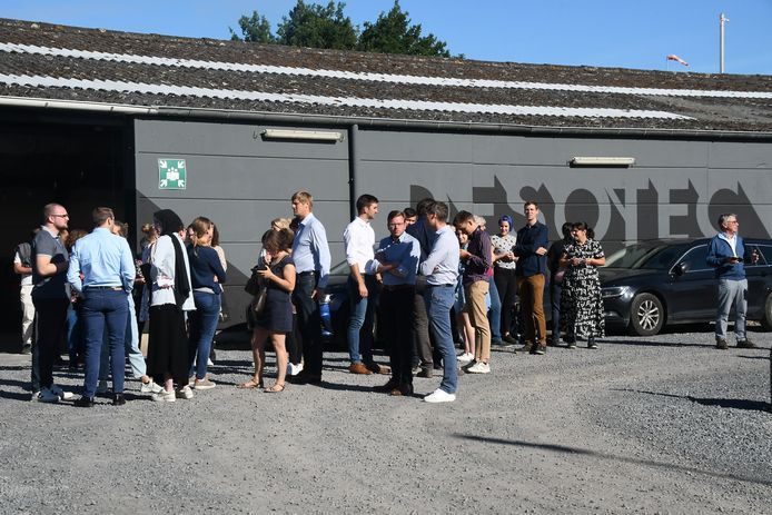 Enkele tientallen medewerkers geëvacueerd na machinebrand bij Desotec ...