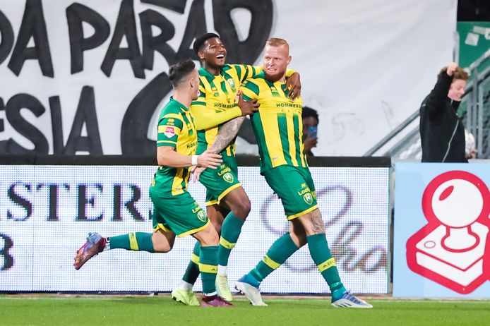 Keuze van Kuyt voor ander systeem bezorgt ADO derde overwinning van het ...