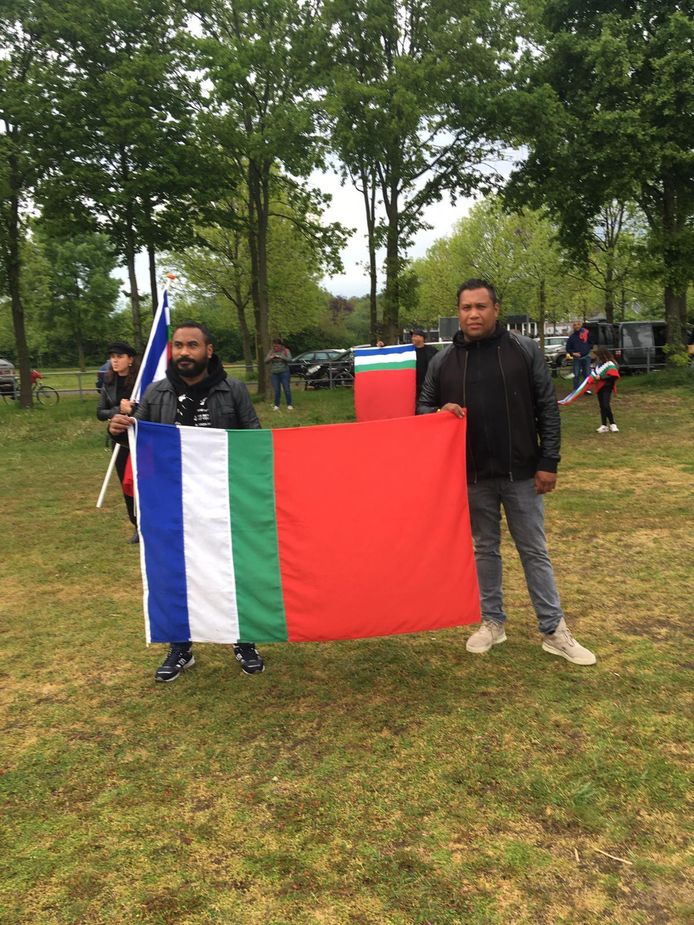 Molukse demonstranten zwaaien RMS-vlag bij ‘korte bijeenkomst’ in ...