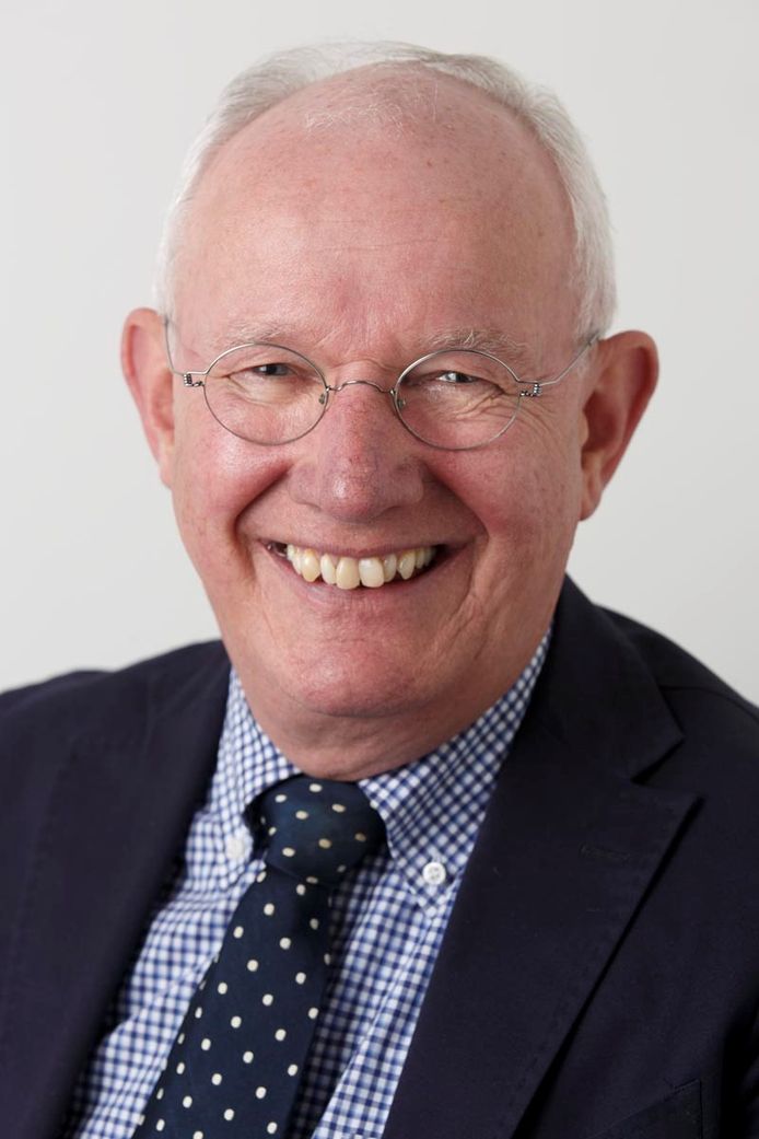 Jan Jaspers krijgt stadspenning bij afscheid als raadsgriffier in ...