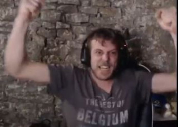 KIJK. Bijna 2,7 miljoen euro! Belgische pokerspeler Bert ‘girafganger ...