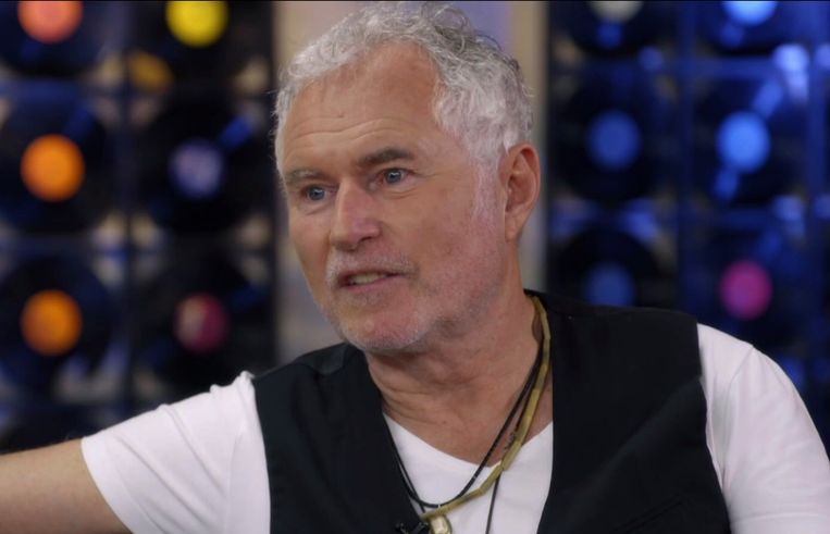 Staande ovatie voor Phil na waanzinnige auditie in ‘The voice senior’