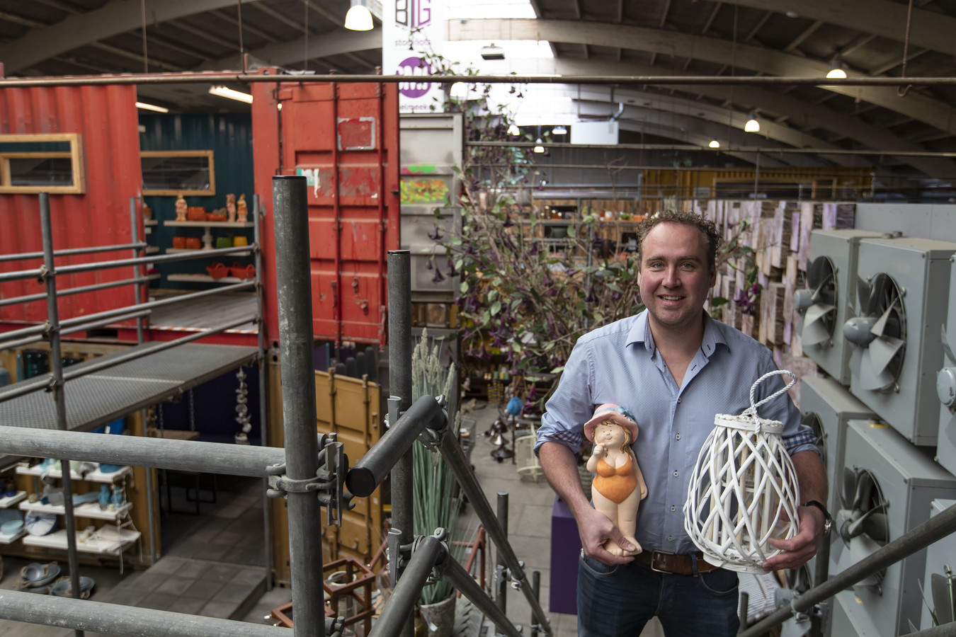 Pand Signify in Winterswijk verkocht: partijgroothandel Chiel Meekes ...