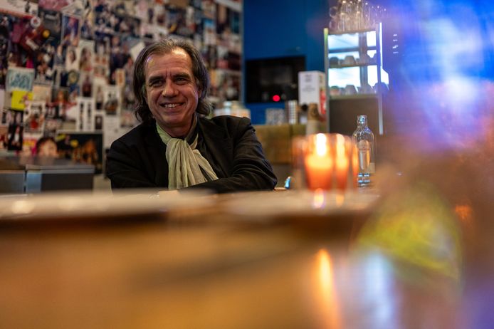 Troost in tijden van misère: ‘popster-psychiater’ Dirk De Wachter ...