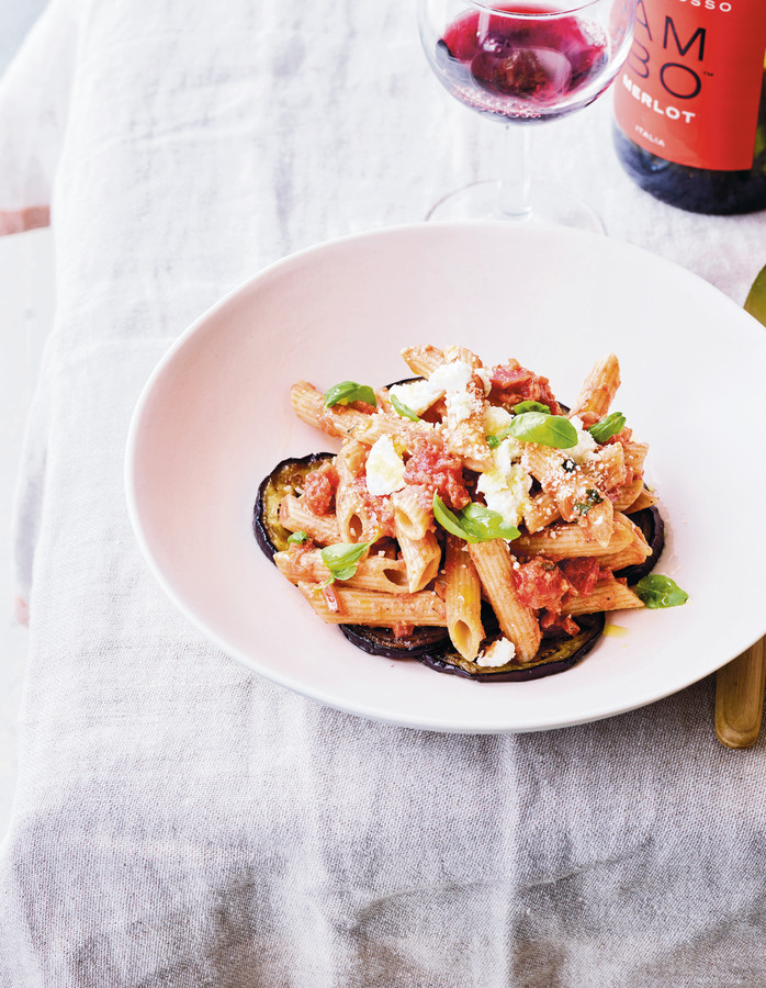 5 recepten die de zomer toch nog in je bord brengen: “Dit gerecht haalt ...