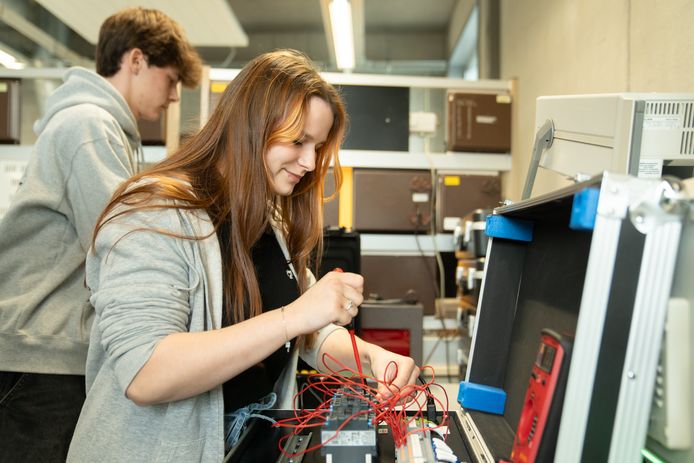 Interactieve koffers ontwikkelen technische skills van leerlingen provinciaal onderwijs ...