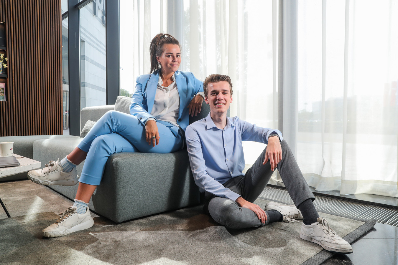 Jonge beleggers in duel op de beurs: wie haalt het meeste rendement uit 10.000 euro? | Foto | hln.be