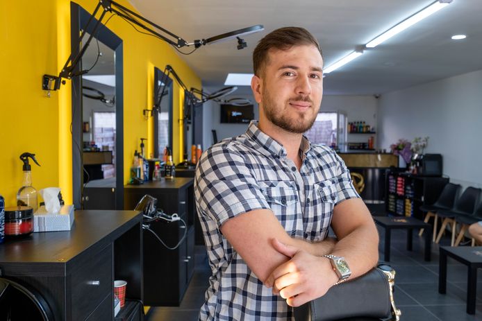 Arkan opent deuren van eigen kapsalon op Botermarkt: “Droom die in ...