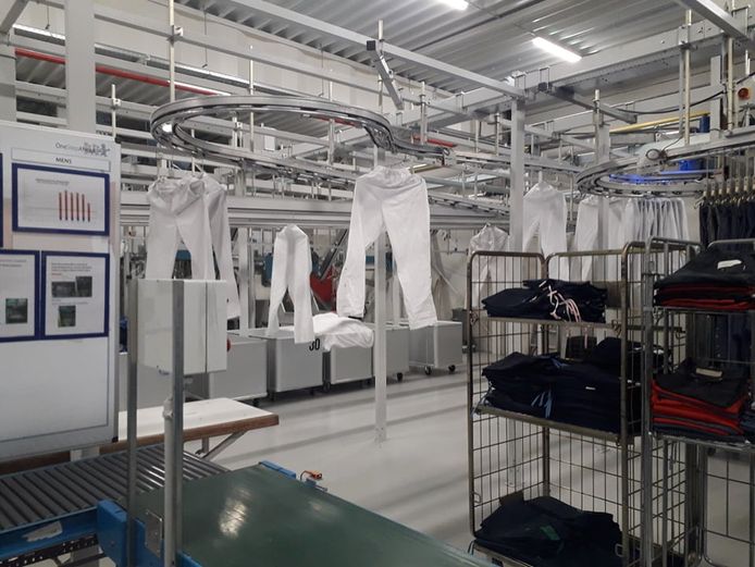 Industriële wasserij Cleanlease jaar na zware brand weer open: “Nieuw ...