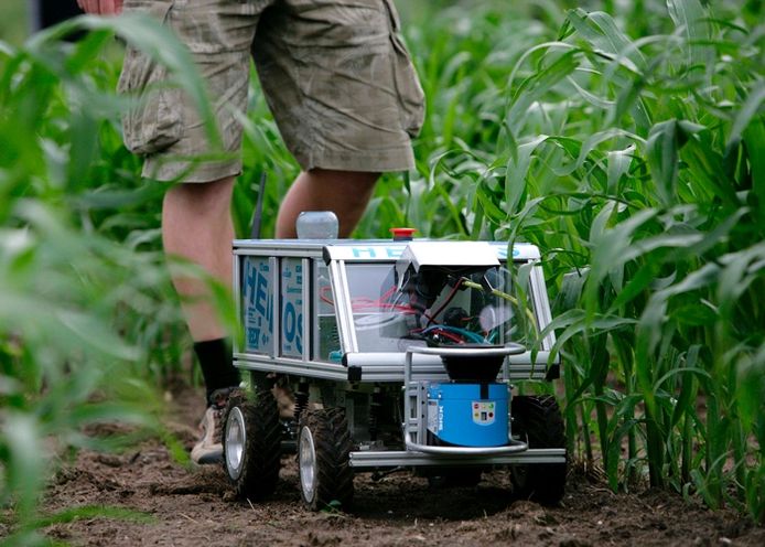 De machine die zelf onkruid wiedt | De Vallei | gelderlander.nl