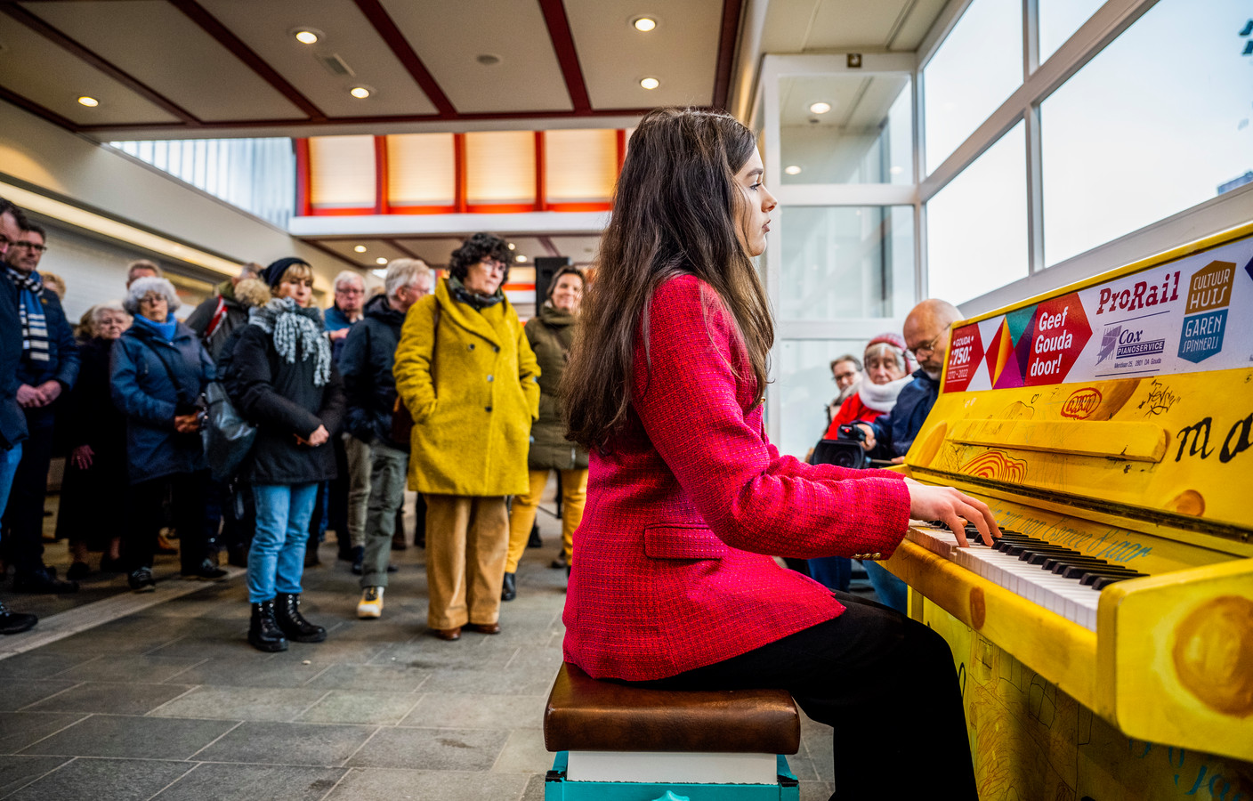 Holocaustherdenking op station Gouda: ‘Reis begon hier en eindigde in ...