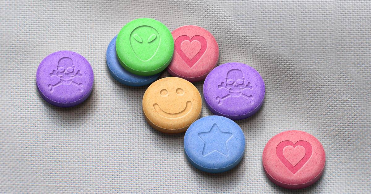 Twee automobilisten opgepakt in havengebied van Moerdijk, reden onder ...