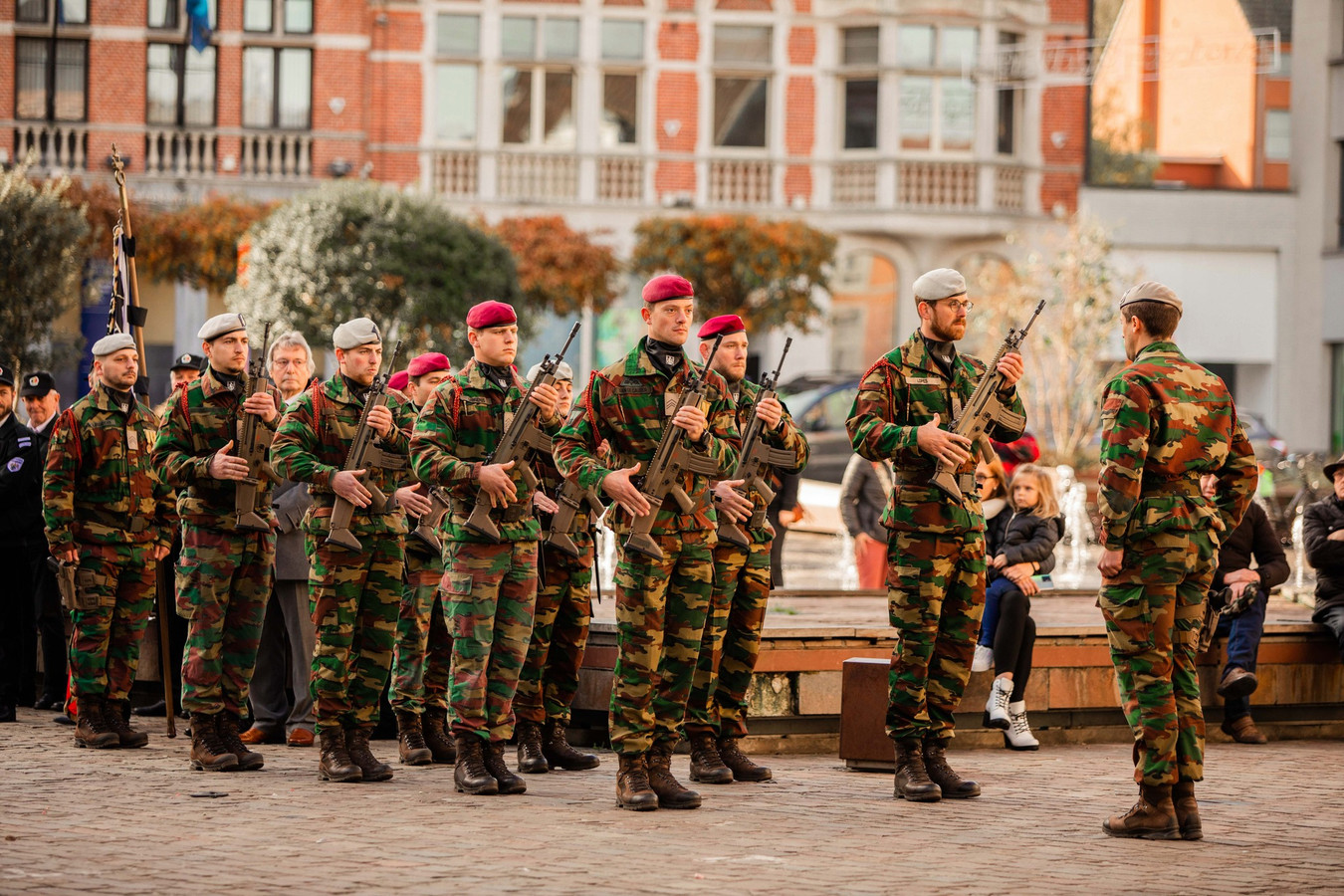 Cheque van 1000 euro voor de Koninklijke Harmonie Oud-Strijders ...