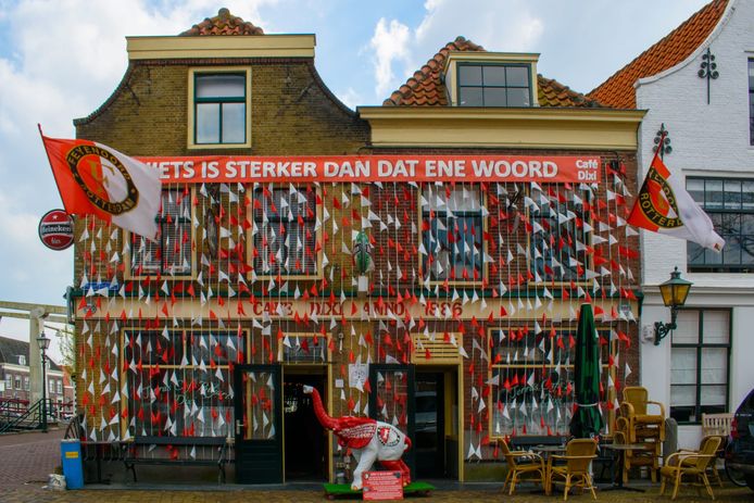 Brielse kroeg is helemaal klaar voor het titelfeest van Feyenoord én ...