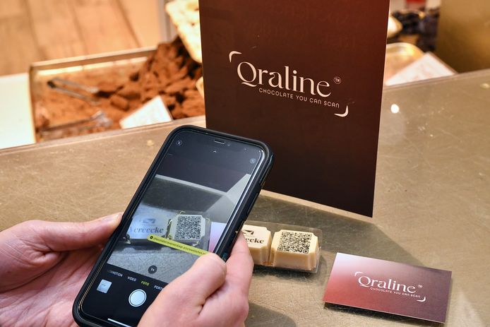 Chocolatier verkoopt pralines met QR-code: “Ideaal om een persoonlijke ...
