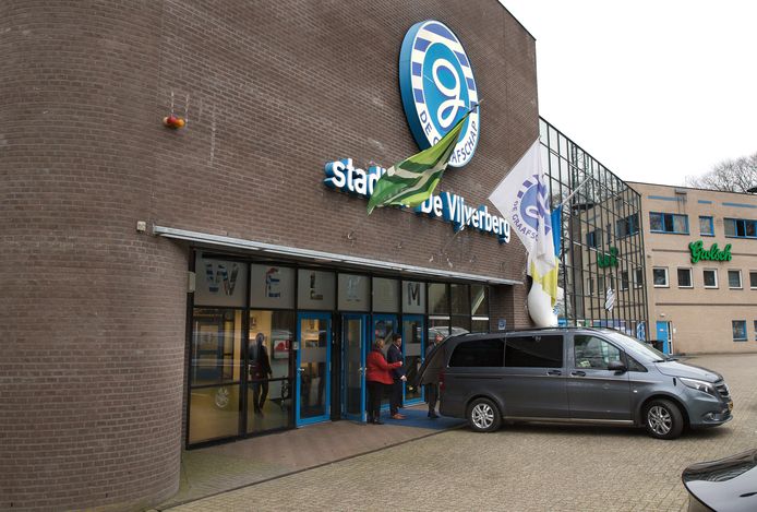 Gezinsdrama Duiven: honderden mensen nemen afscheid van Jan, Lenie en ...