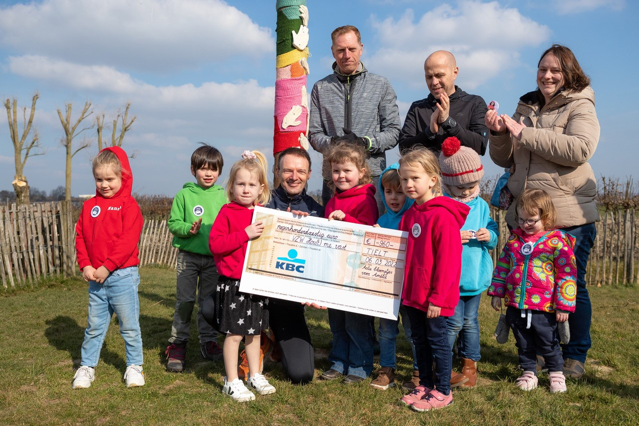 Reuzenhuis en Park Uniek houden herinnering aan overleden kleuter levend met verkoop van ...
