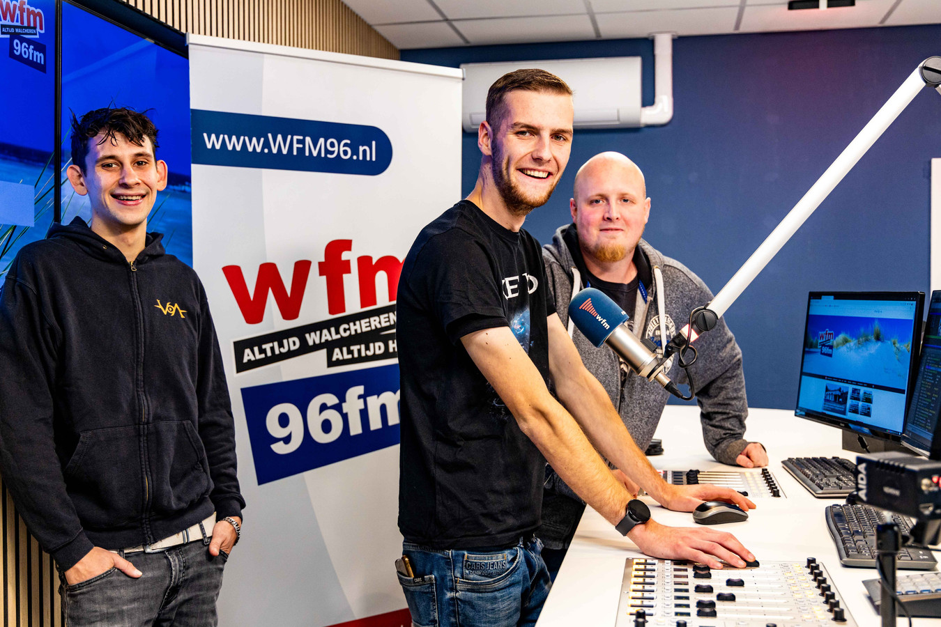 DJ's Johnno, Jelte en Dick doen mee met Movember: 'Mijn vriendin moest er wel aan wennen' | Foto ...