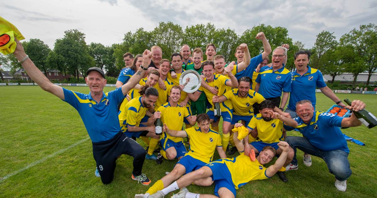 FC Uden is kampioen en schrijft clubgeschiedenis met ruim honderd ...