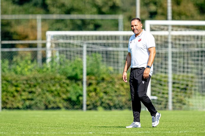 Doetinchemse trainer Scott Calderwood ontslagen bij Kozakken Boys ...