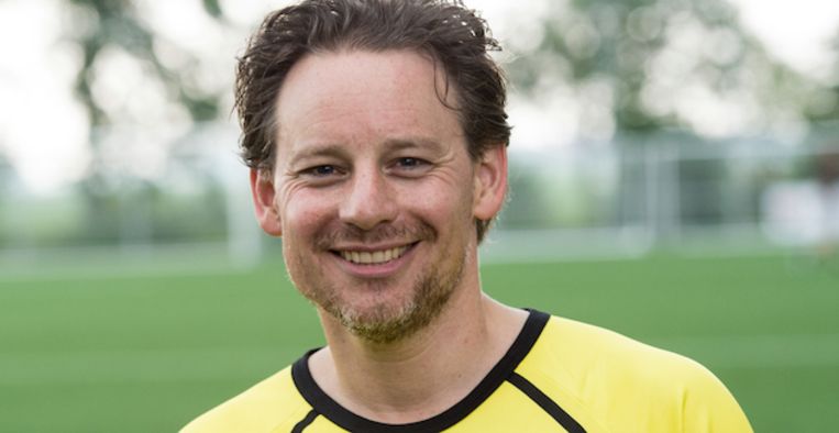 Dit zijn de eerste beelden van Cas Jansen die na 20 jaar terugkeert in ...