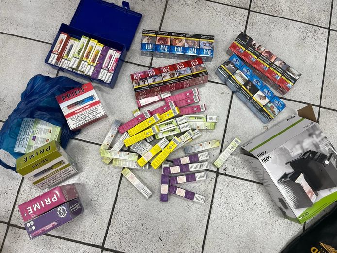 Van alles niet op orde in Vlaardingse supers: illegale vapes met ...