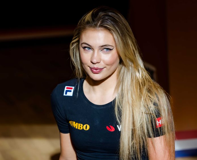 Jutta maakt haar debuut als catwalkmodel en Rachel blijft vechten voor ...