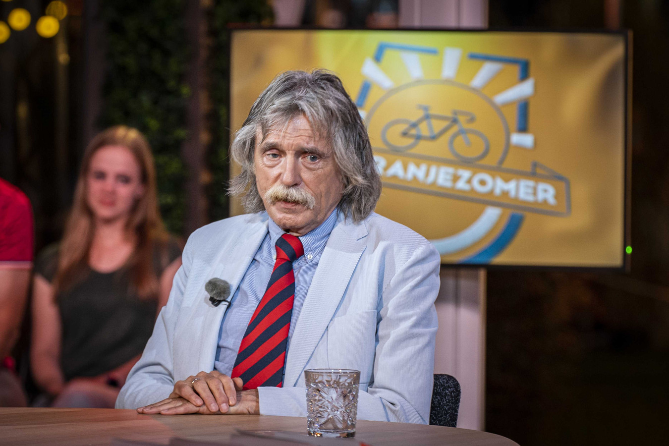 Johan Derksen krijgt beveiliging van werkgever John de Mol | Foto | bd.nl Johan Derksen krijgt beveiliging van werkgever John de Mol | Foto | bd.nl