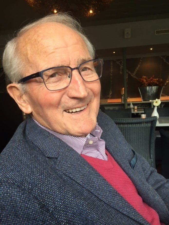 Gerard van der Linden, de man die duizenden Wijkenaren leerde autorijden, overleden | Wijk bij ...