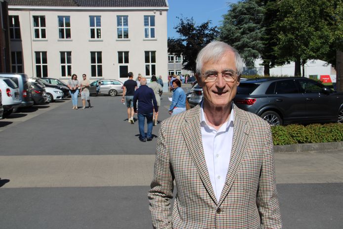 Geert Bourgeois gaat stemmen in Izegem: “Ik ben gematigd positief ...