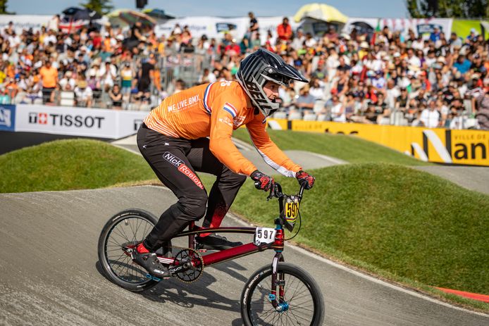 Gravenaar Nick Roelofs wordt op zijn BMX vierde in A-finale in ...