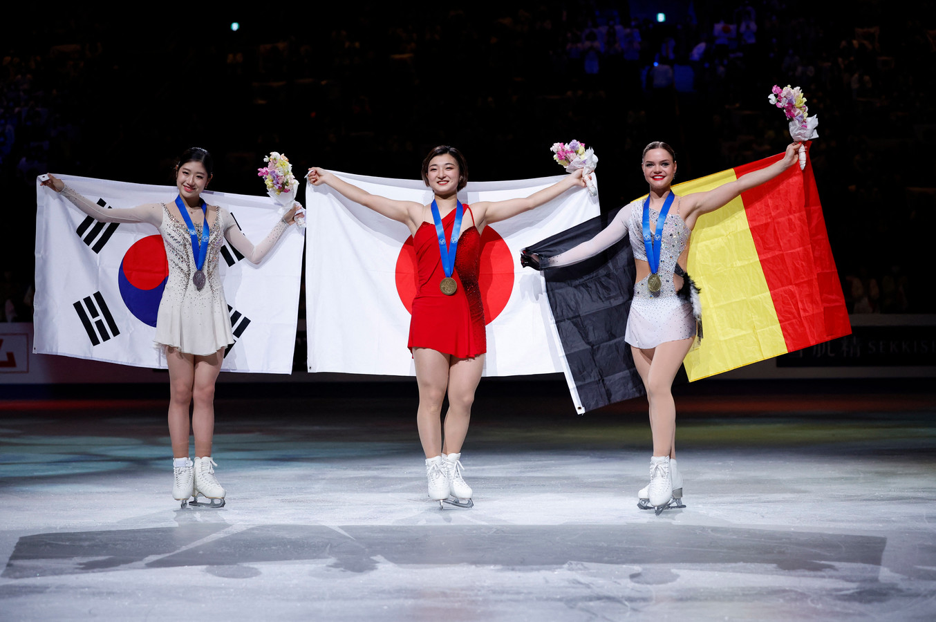 KIJK. Loena Hendrickx verovert brons op WK kunstschaatsen na sterke ...