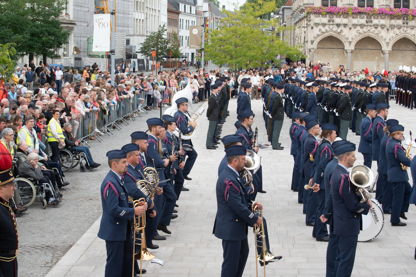 IN BEELD. Koninklijke Militaire School maakt van diploma-uitreiking indrukwekkende plechtigheid ...